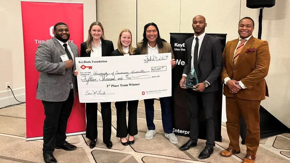UT's Haslam Snags First-Ever KeyBank Case Competition First-Place Win ...