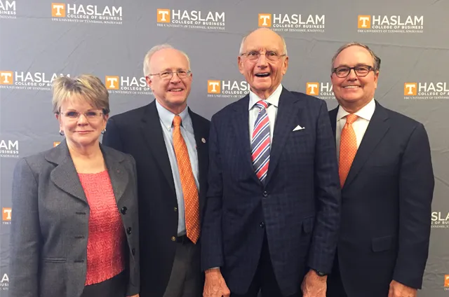 Lee Scott, former Wal-Mart CEO, talks retail lessons at Graduate ...